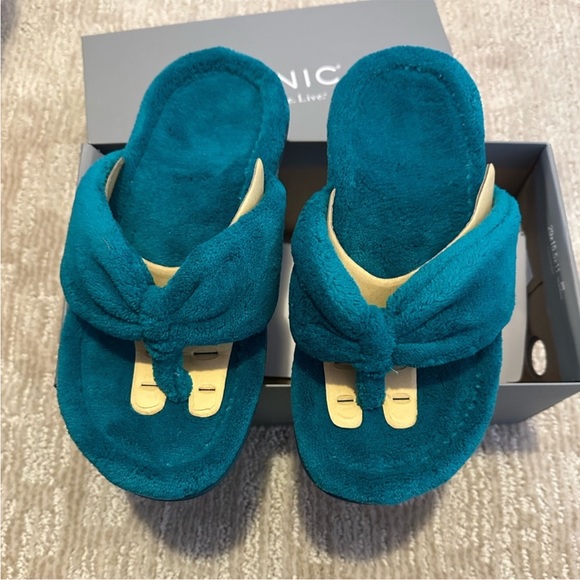Vionic | Shoes | Vionic Slippers The Most Comfortable Slippers Ever ...